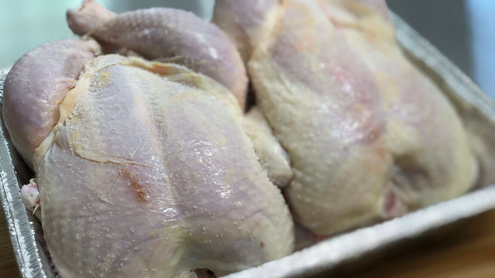 How to Brine Chicken for Smoking (Wet Brine and Dry Brine Guide)